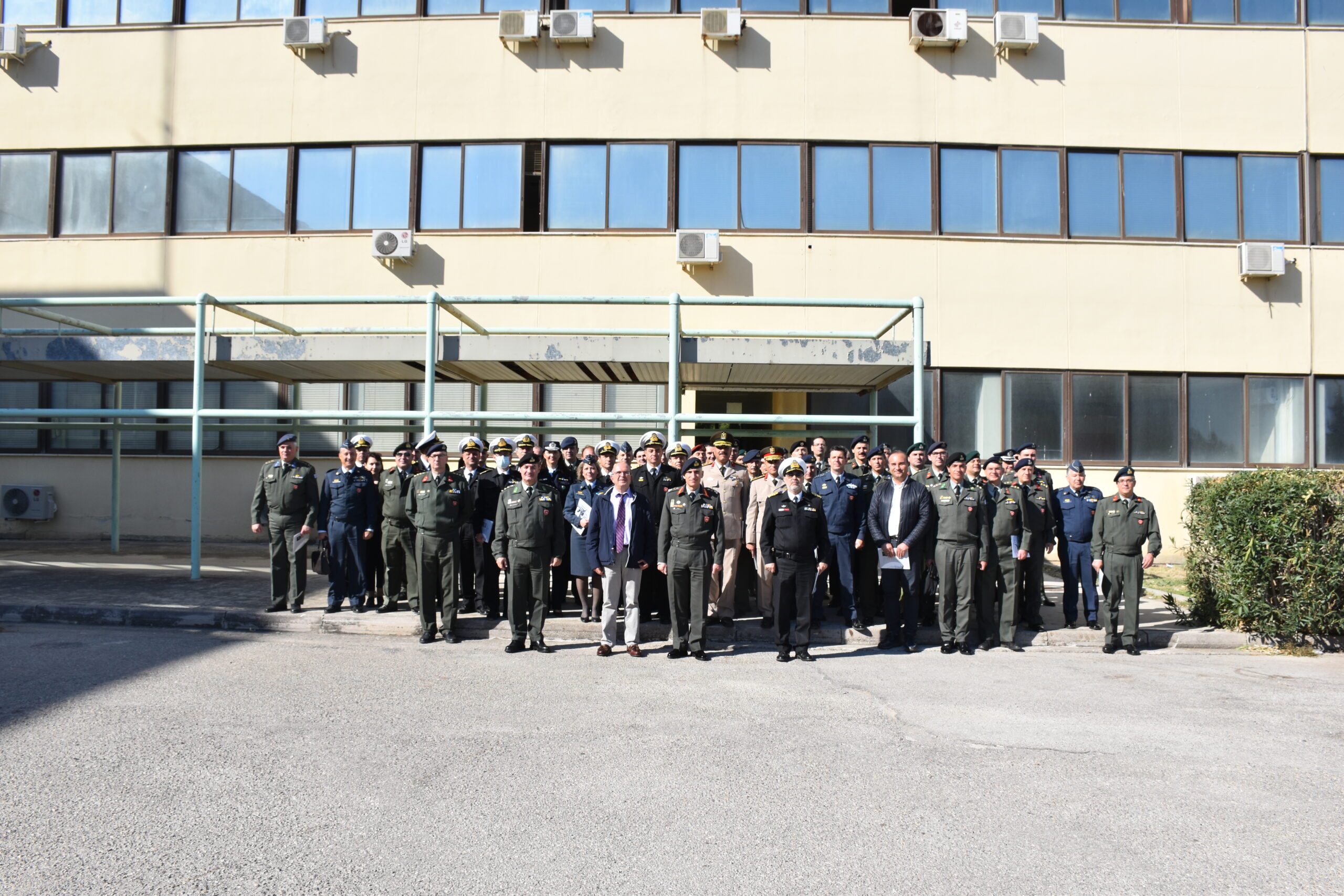 Εκπαιδευτική επίσκεψη της 75ης Εκπαιδευτικής Σειράς της ΣΕΘΑ στην ...