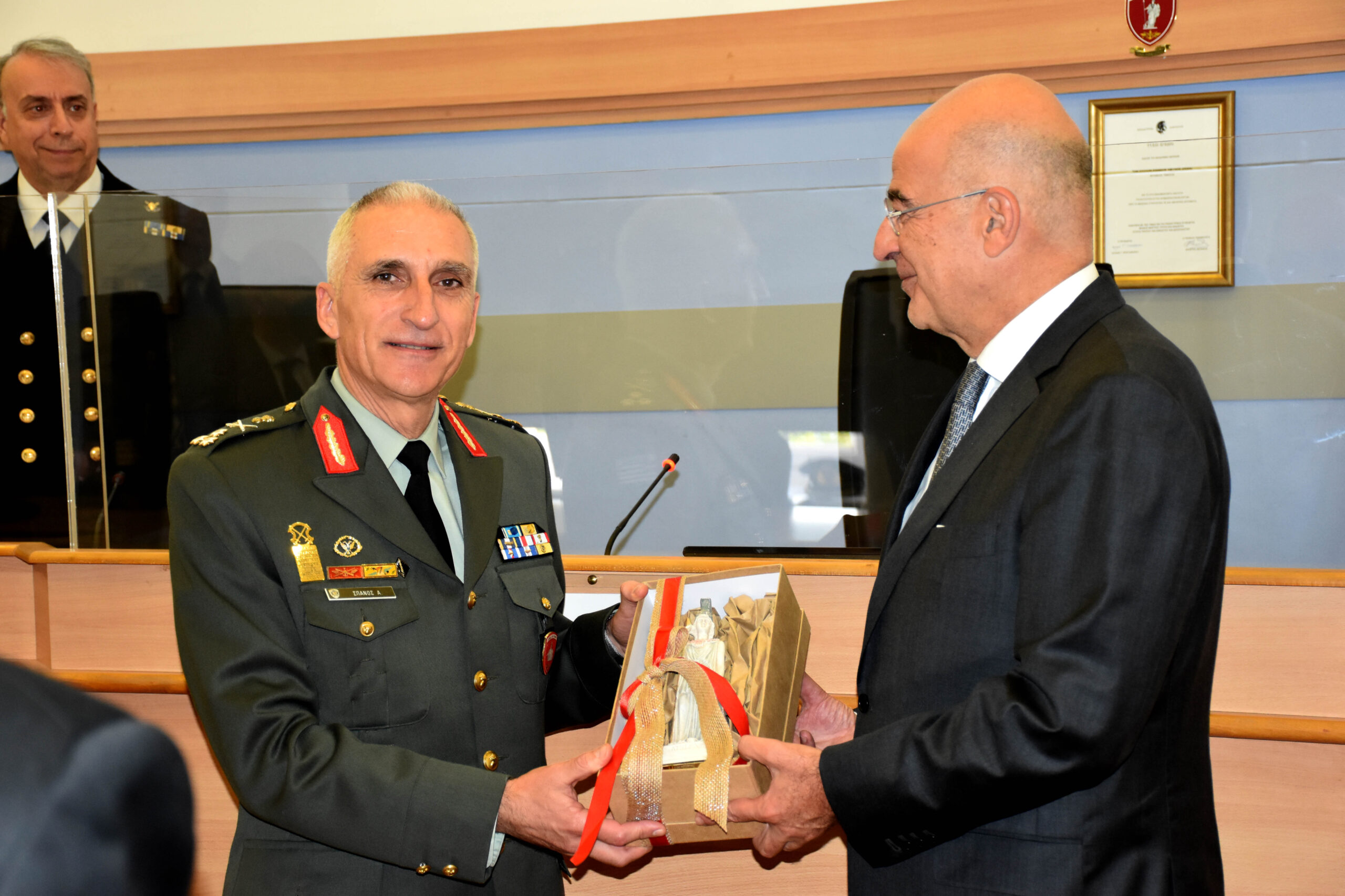 Επίσκεψη στη ΣΕΘΑ του Υπουργού Εξωτερικών Νικολάου Δένδια - Σχολή ...