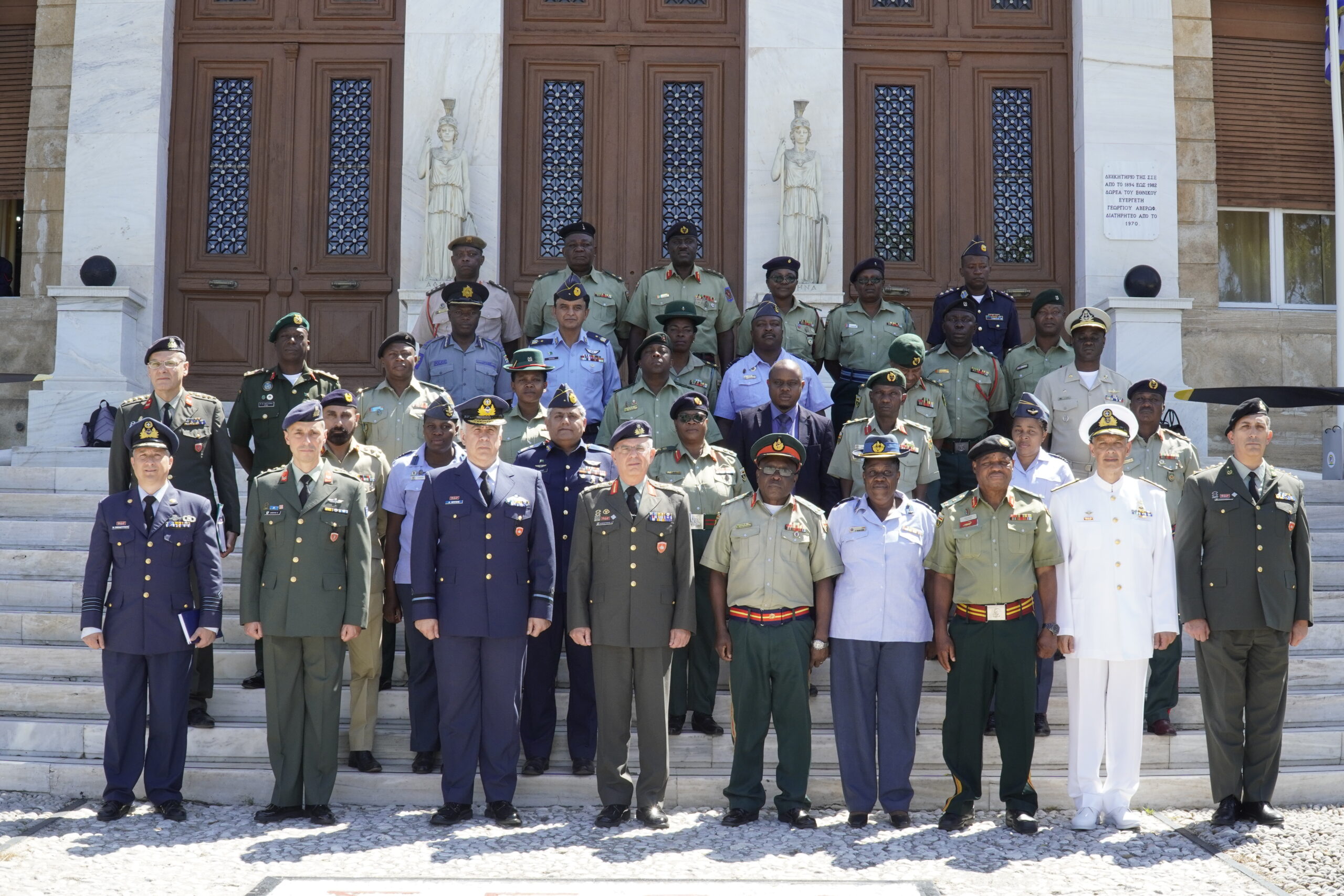Επίσκεψη του National Defence University των Ε.Δ. της Ζιμπάμπουε στη ...